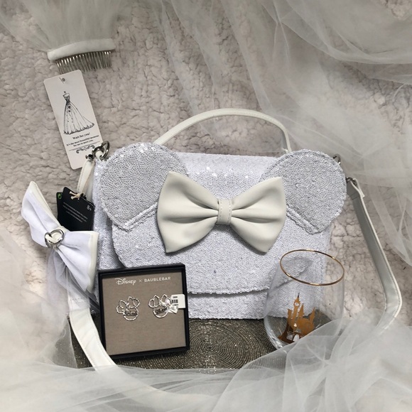 Loungefly | Bags | Disney Loungefly Minnie Bridal Bag Nwt ...